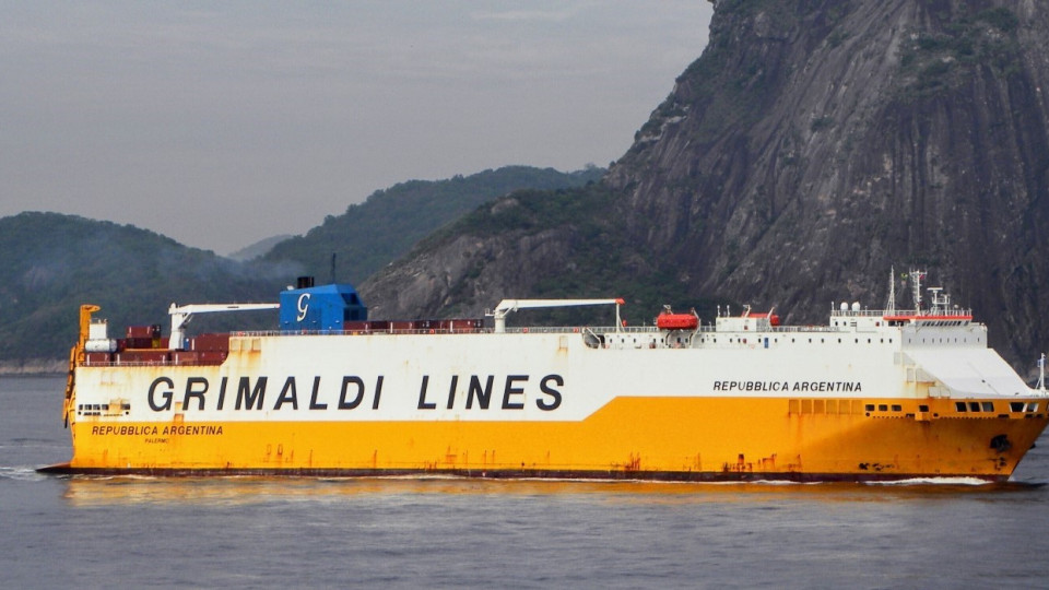 Repubblica Argentina sent for scrapping as fire breaks out aboard ...