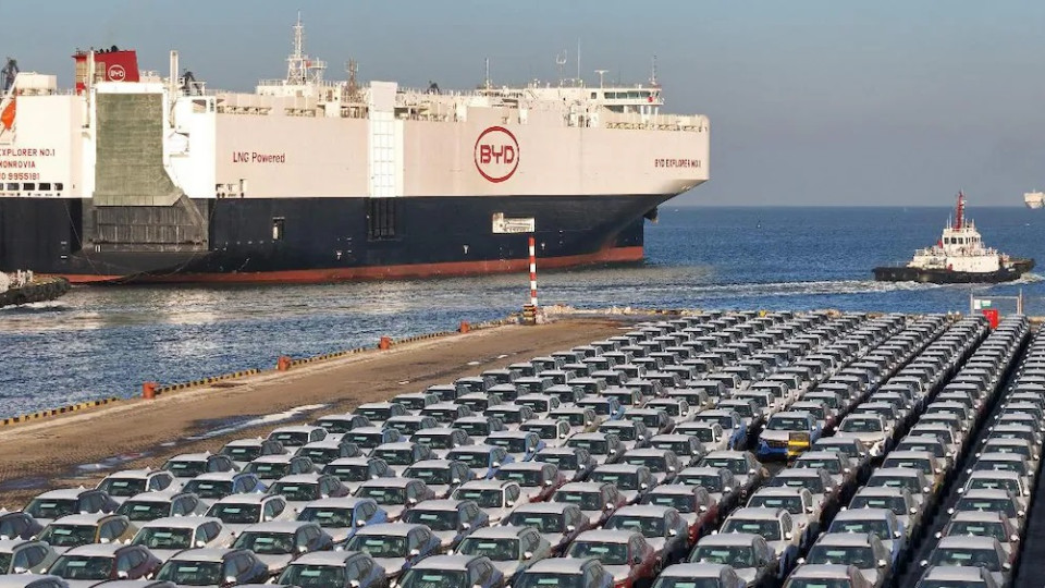 The first Chinese car carrier from BYD has arrived in Bremerhaven ...