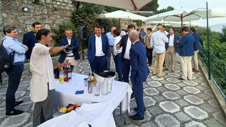 A propitiatory party for the shipping golfers' green | Ship2Shore