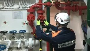 Fermata a Genova la portacontainer PL Germany: gravi carenze ai sistemi ...