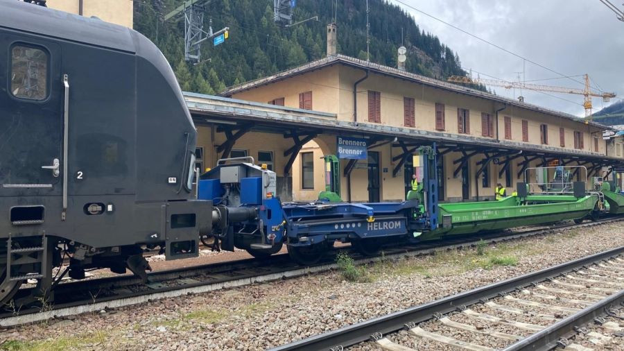 Helrom crosses the Brenner Pass with its unique intermodal transport ...